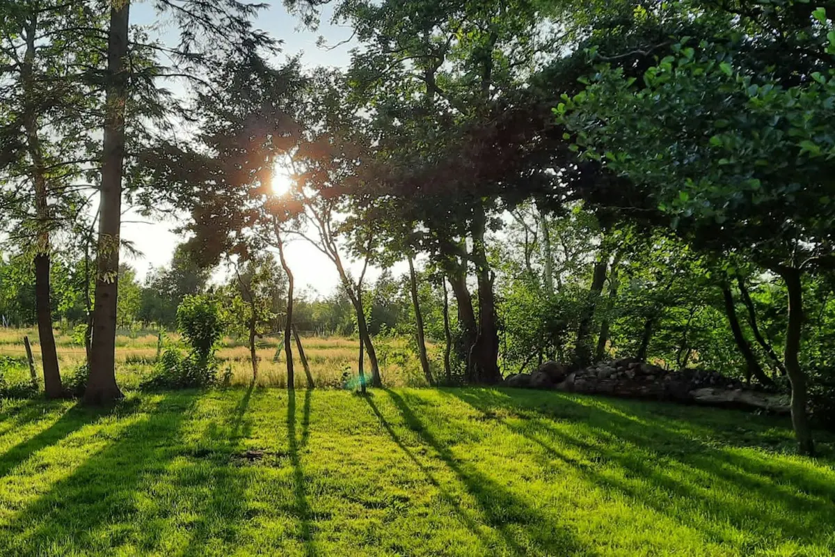 Nomady - Naturnahe Campingplätze und Schutzhütten